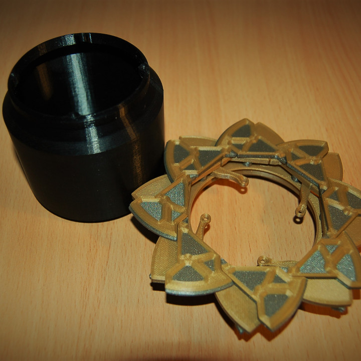 3D Printable Octo-Iris Box by Brien Allison