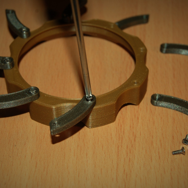 3D Printable Octo-Iris Box by Brien Allison