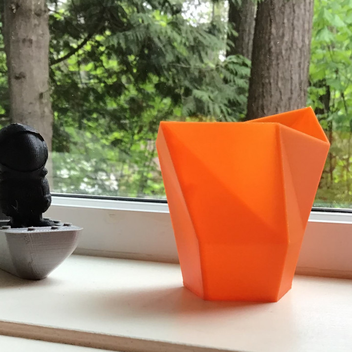 3D Printable Flame - A Low Poly Vase by Matt Stokes