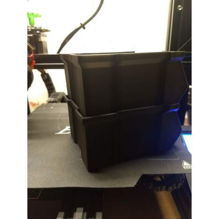 3D Printable Stackable Box by Alessio Marano