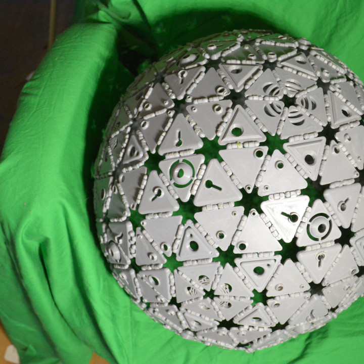 3D Printable Geodesic Sphere from special PolyPanels by Michael Honsinger