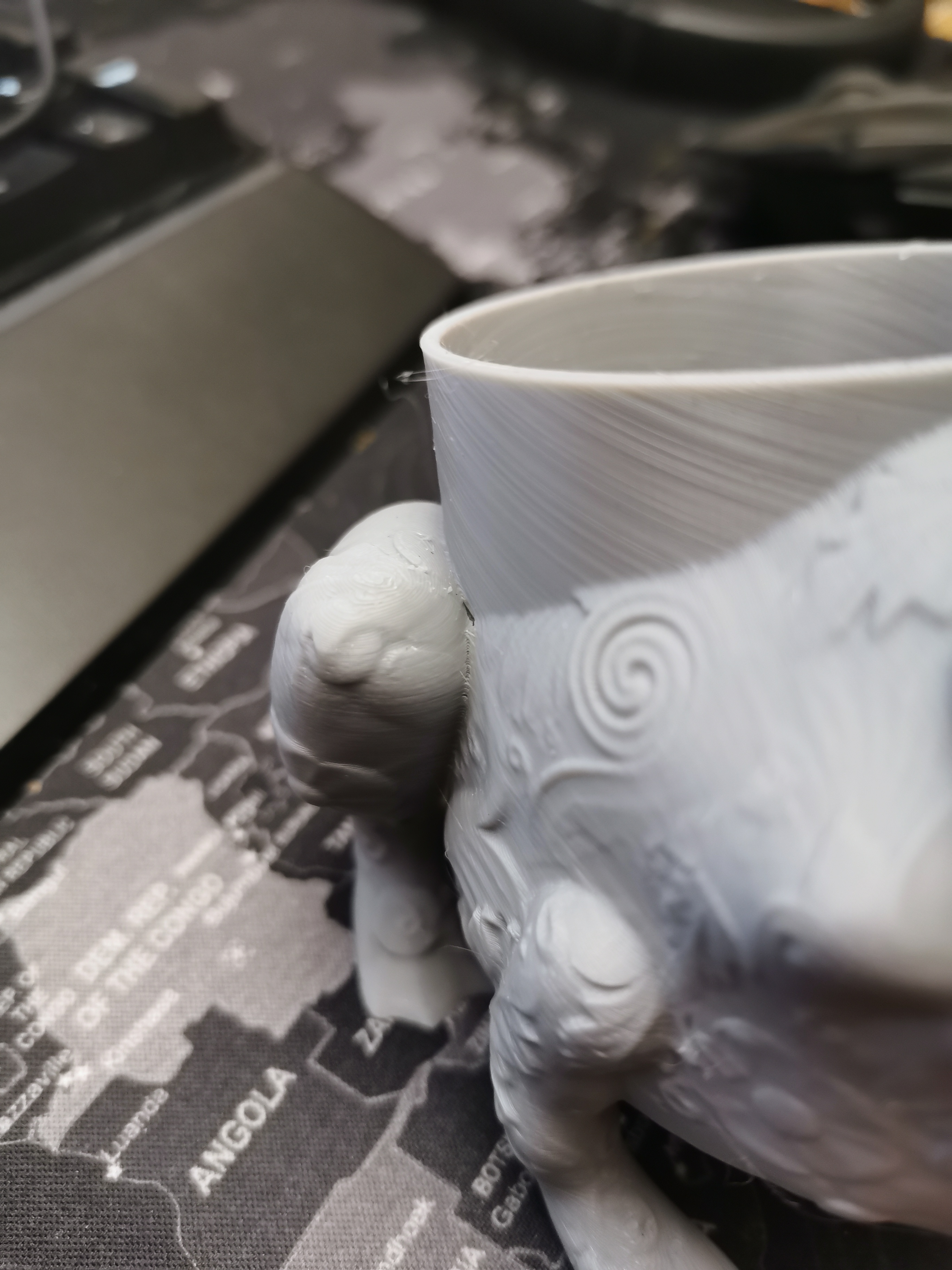 3D Printable Froggy Planter - no supports by FatesEnd