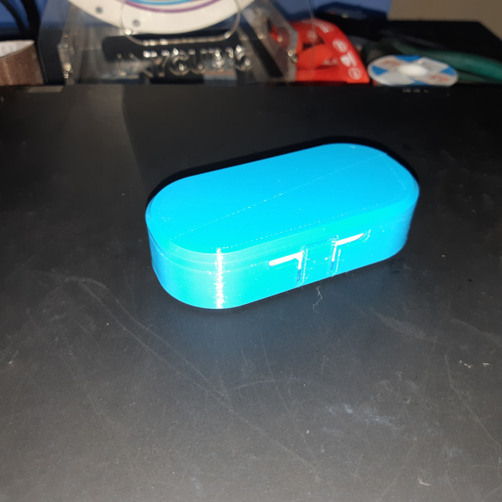 3D Printable ear headphone storage box by Florin Lucian Catalin Dumitrescu