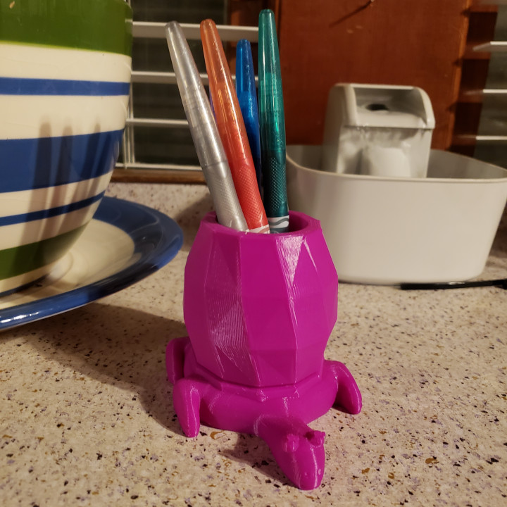 3D Printable Lazy Turtle Pencil Holder by Robin Lamb
