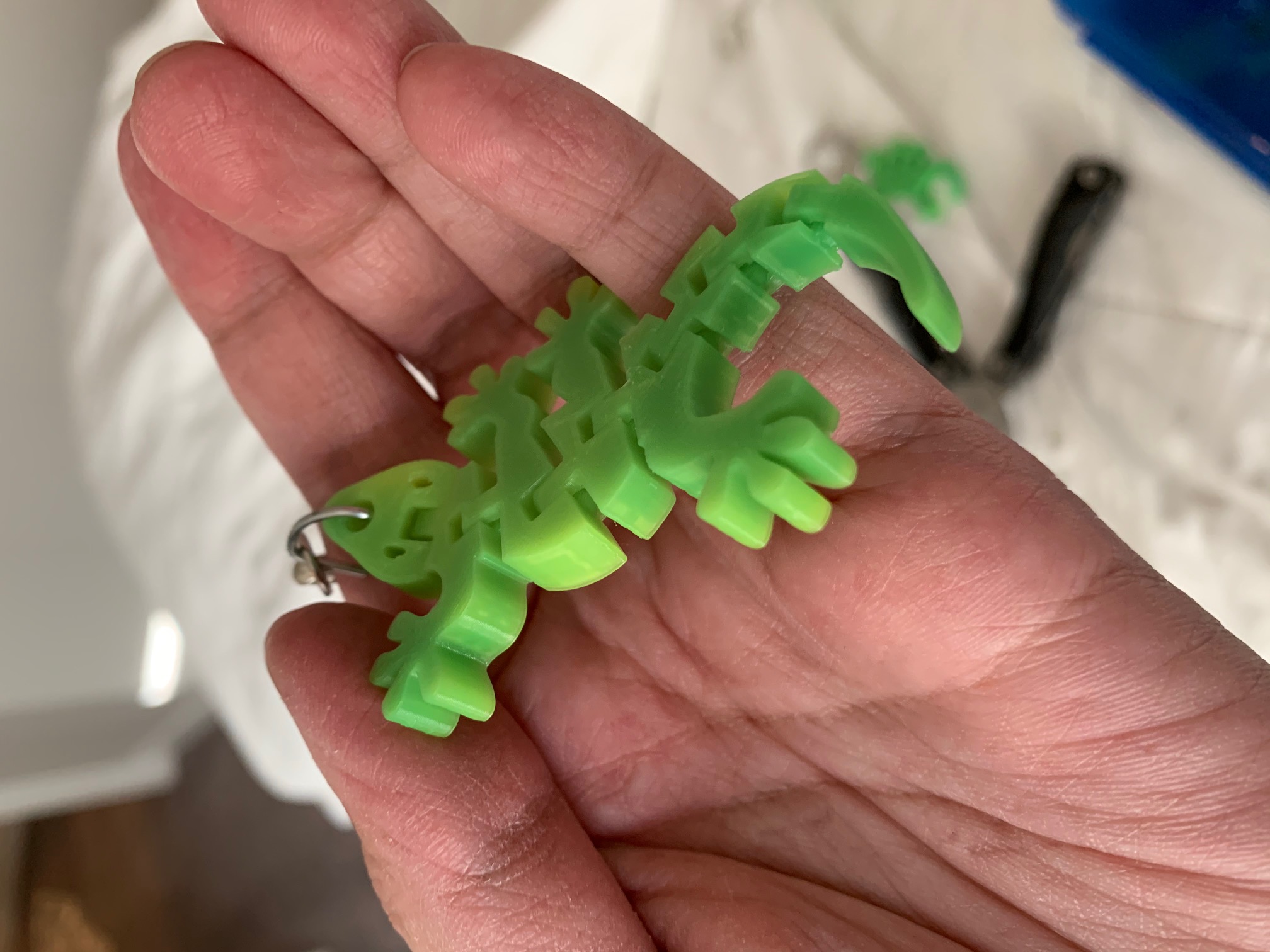 3D Printable Flexi Articulated Mini Gecko Keychain by jtronics