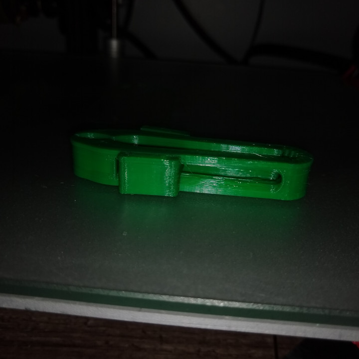 3D Printable Sliding Clip Clamp by Devan Metz
