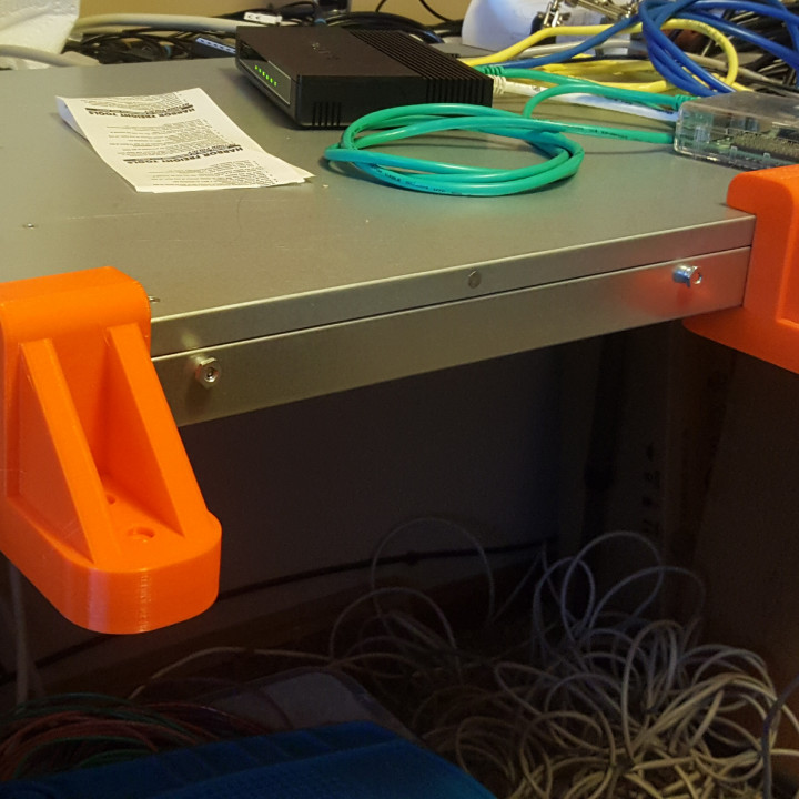 3D Printable 1U Rack Mountable Server Side Mount by Michael Keyser
