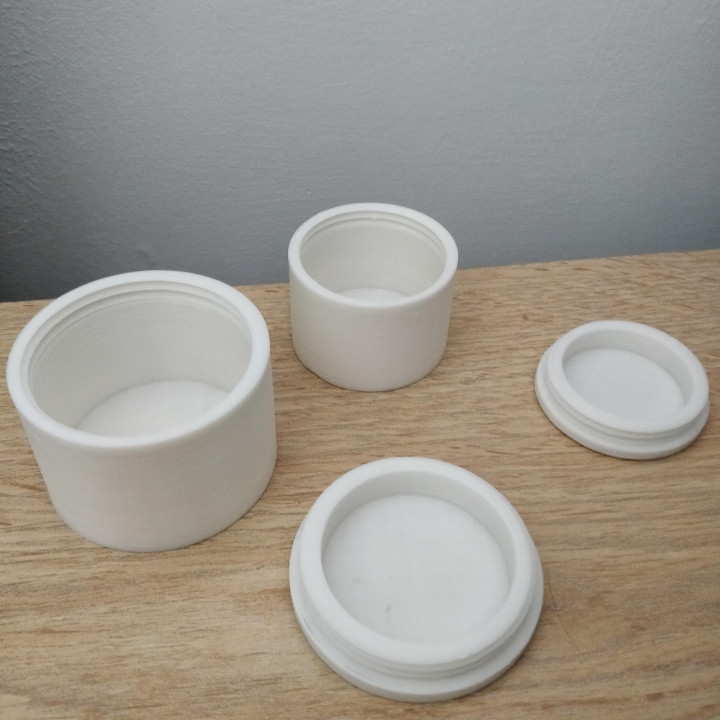 3D Printable Screw-top Pot by Ben