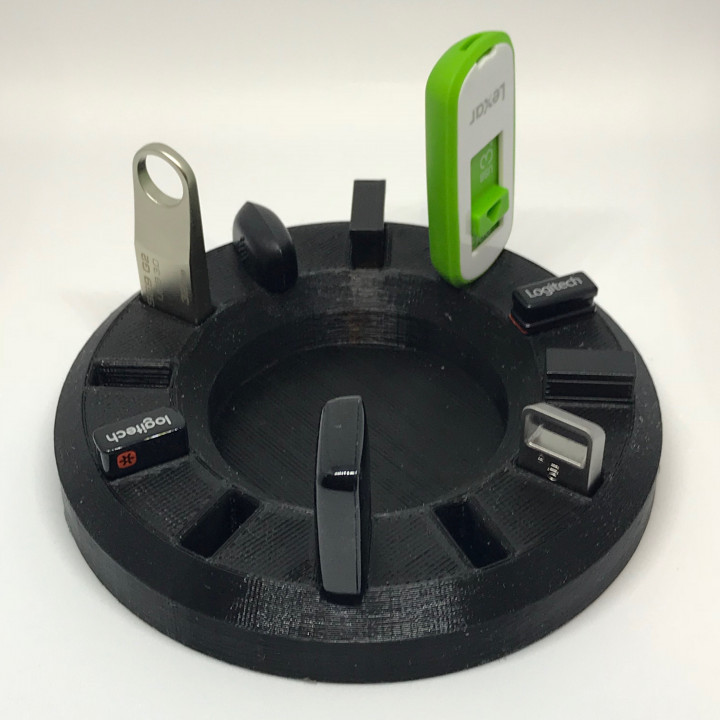 3D Printable Usb Holder by Dwayne Mitchell