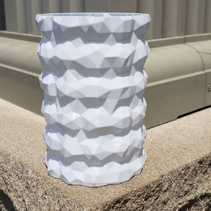 3D Printable Low Poly Tube by Jordon