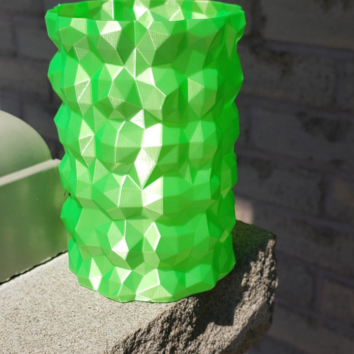 3D Printable Low Poly Tube by Jordon