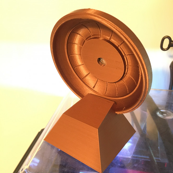 3D Printable Clay Target Trophy by Matthew Gray