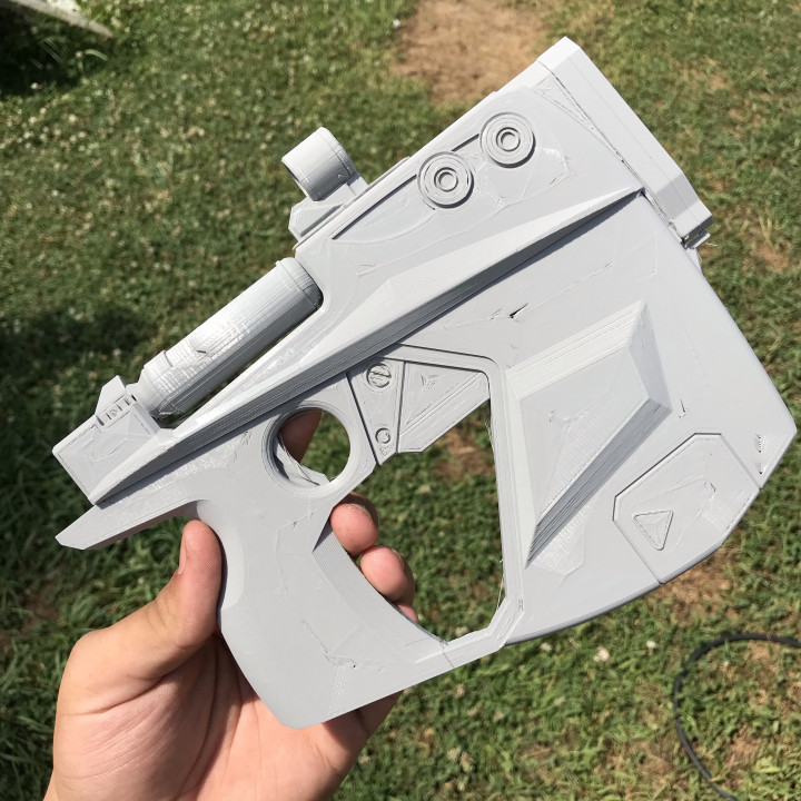 3D Printable Borderlands 3 Pistol (for larger print beds) by Julio Flores