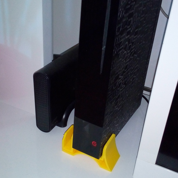 3D Printable Vertical Stand for FreeBox Revolution by Page Christophe
