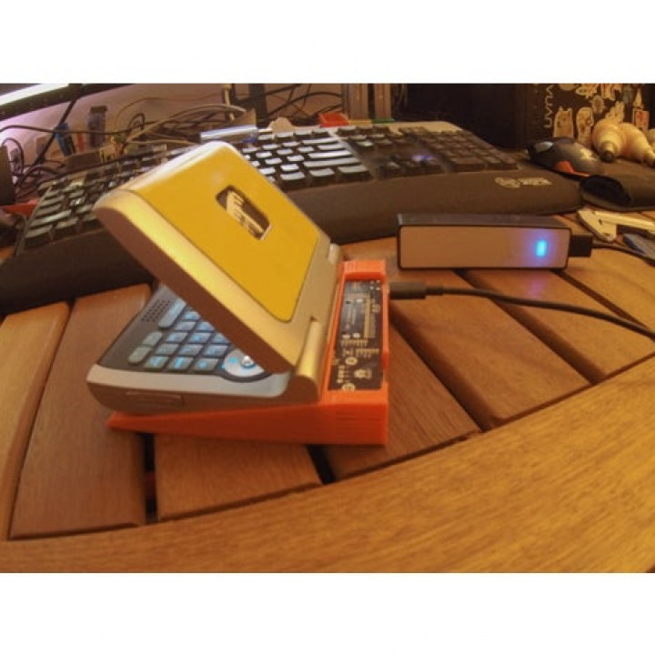 3D Printable Zipit Z2 Laptopdock by buZz