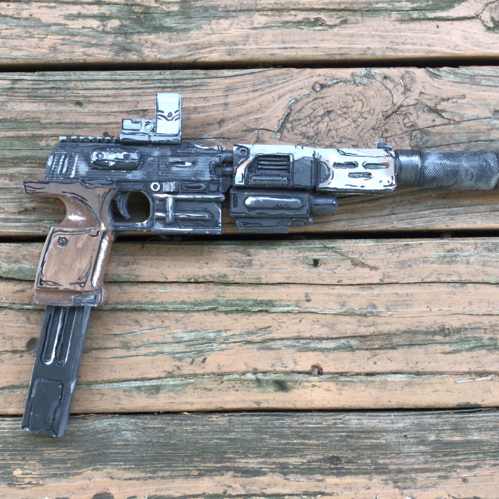 3D Printable Borderlands 3 Vladof Pistol Replica by Julio Flores