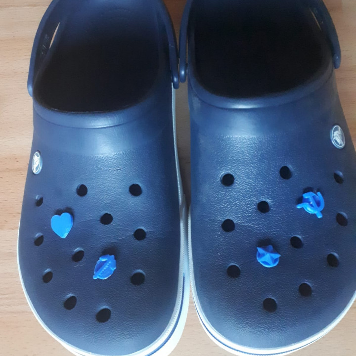 3D Printable Crocs button base and motive by Toni