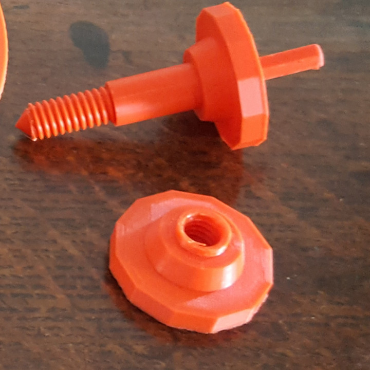 3D Printable Spool winder for Dremel by Leslie Kaye
