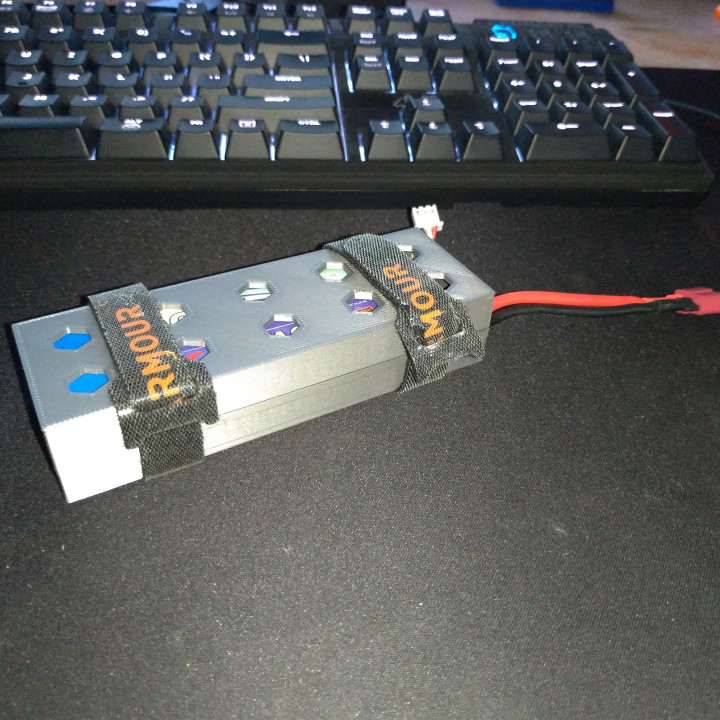 3D Printable Box for a 2S 2200mAh Lipo battery by Alan Hodinar