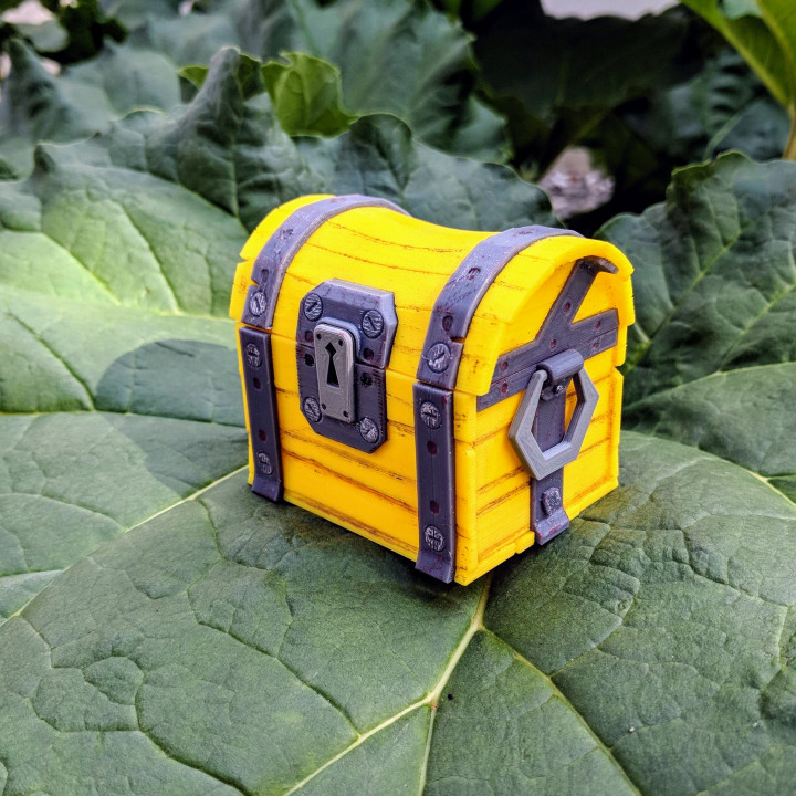 3D Printable Fortnite Chest by Blech Eimer