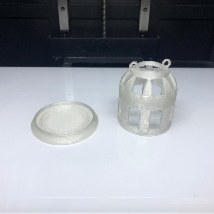 3D Printable Dice Cage storage by Eduardo Lozano