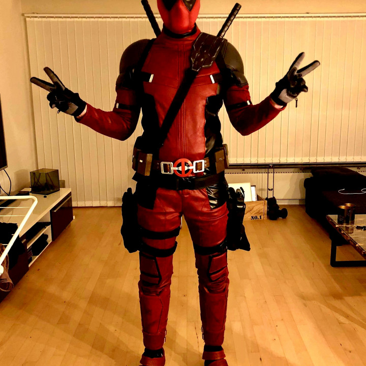 3D Printable Deadpool Belt Buckle by Carsten Dalgaard