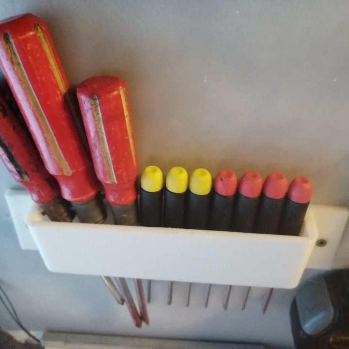 3D Printable screwdriver holder by Forgiarini Mathieu