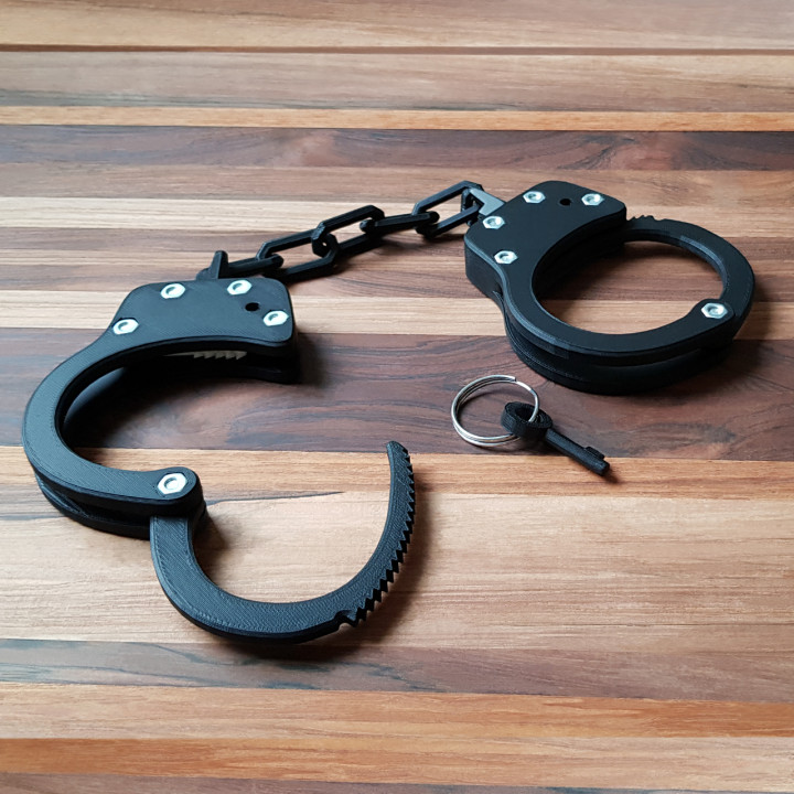3D Printable Handcuffs by Linus Fredriksson