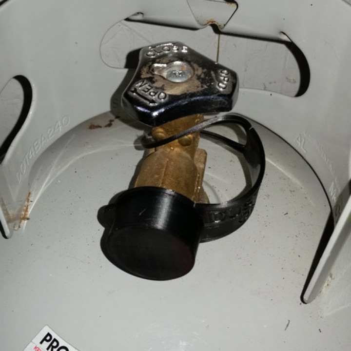 3D Printable Propane Tank Dust Cap by John Syrstad