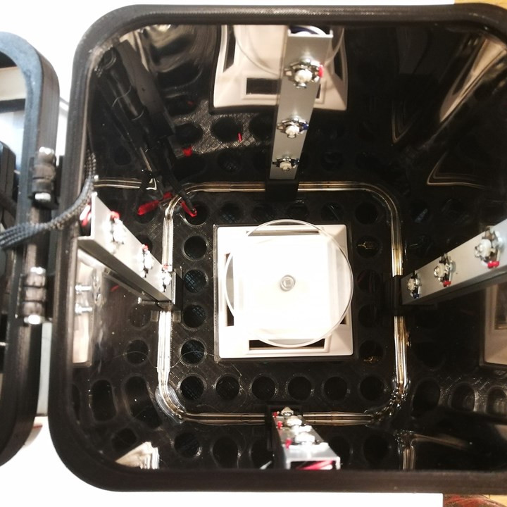 3D Printable UV Curing Chamber for resin prints by Alessandro