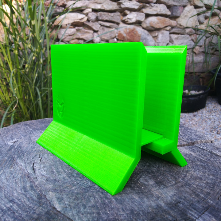 3D Printable Y - Vertical Laptop Stand Universal v1 by Stuart Bowyer