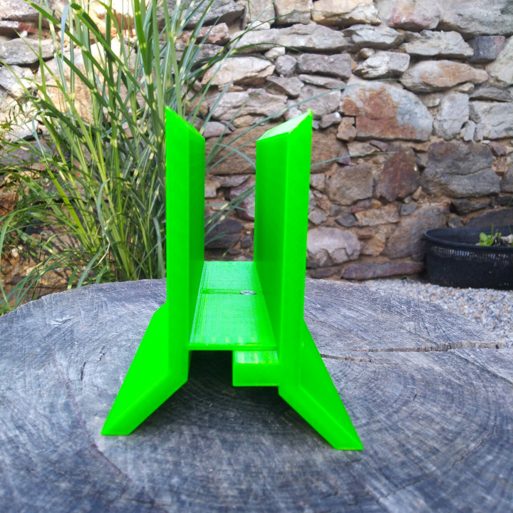 3D Printable Y - Vertical Laptop Stand Universal v1 by Stuart Bowyer
