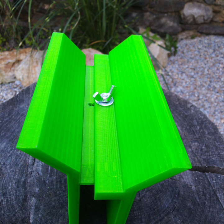 3D Printable Y - Vertical Laptop Stand Universal v1 by Stuart Bowyer