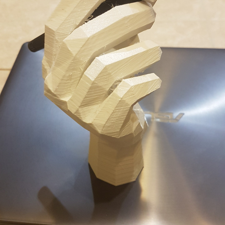 3D Printable Low-poly hand by Ilya Grigorev