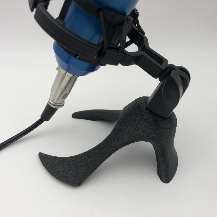 3D Printable Sleek Microphone Stand by Ryan Khoo