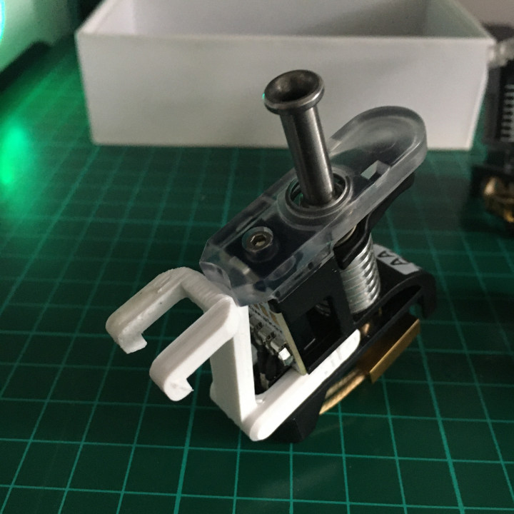 3D Printable Ultimaker 3 Printcore Holder by Martin Mabbley