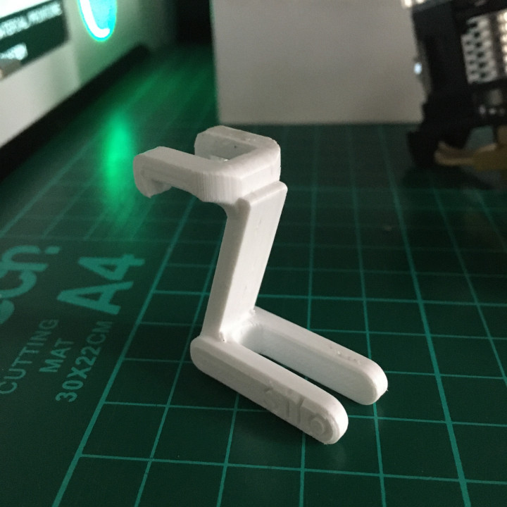 3D Printable Ultimaker 3 Printcore Holder by Martin Mabbley