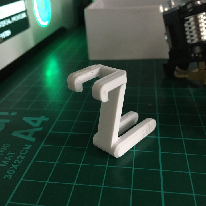 3D Printable Ultimaker 3 Printcore Holder by Martin Mabbley