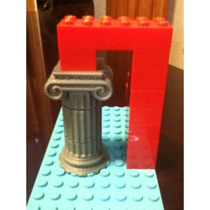 3D Printable Ancient Greek ionic columns as Lego bricks by Martijn Leisink