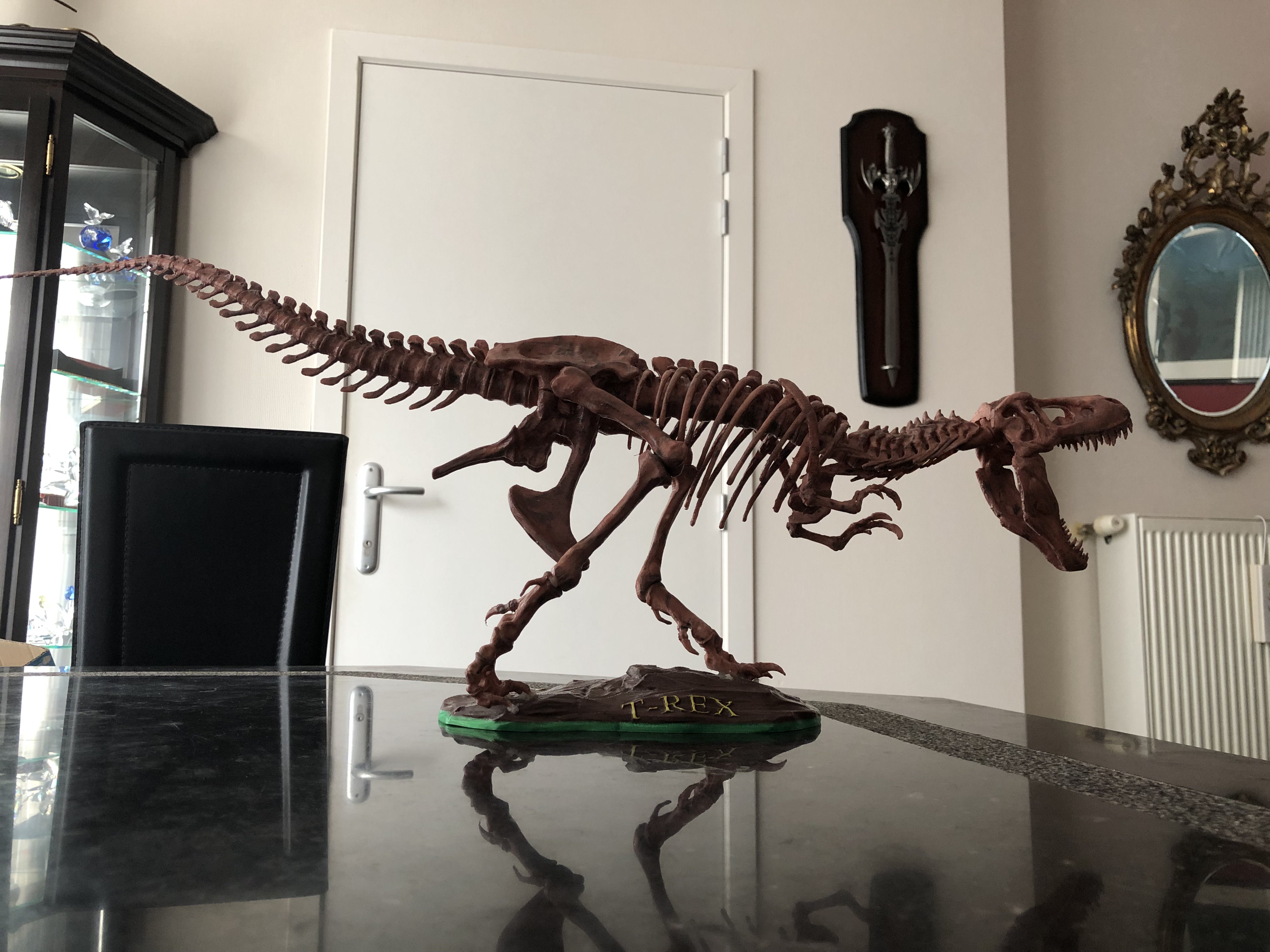 3D Printable T-Rex Skeleton - Leo Burton Mount by Kevin Dyllong