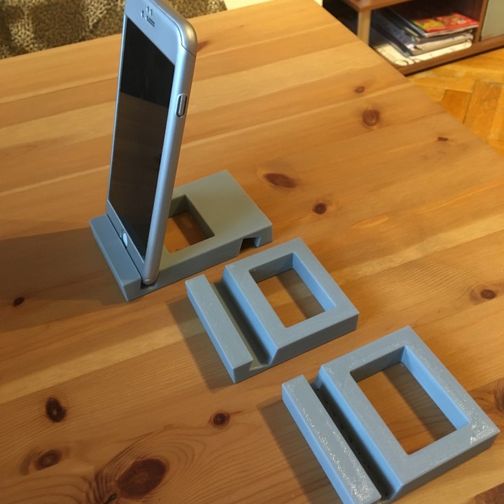 3D Printable Universal Mobile Stand by Miroslav Vybíral
