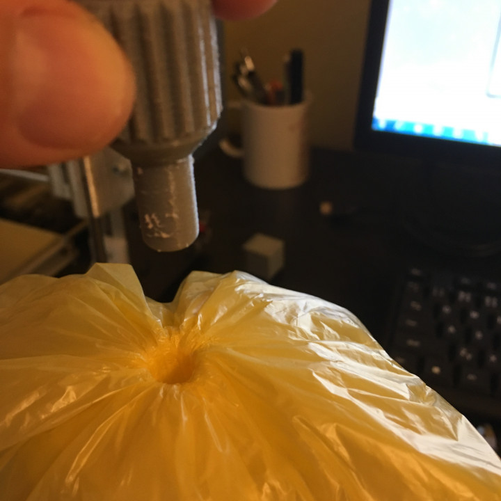 3D Printable Glue Plug by Miroslav Vybíral