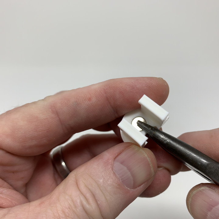 3D Printable Marblevator, Magnetic Tracks by Greg Zumwalt