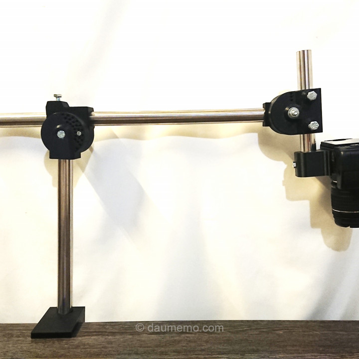3D Printable DIY 3D printed Camera Desk Holder by Daumemo