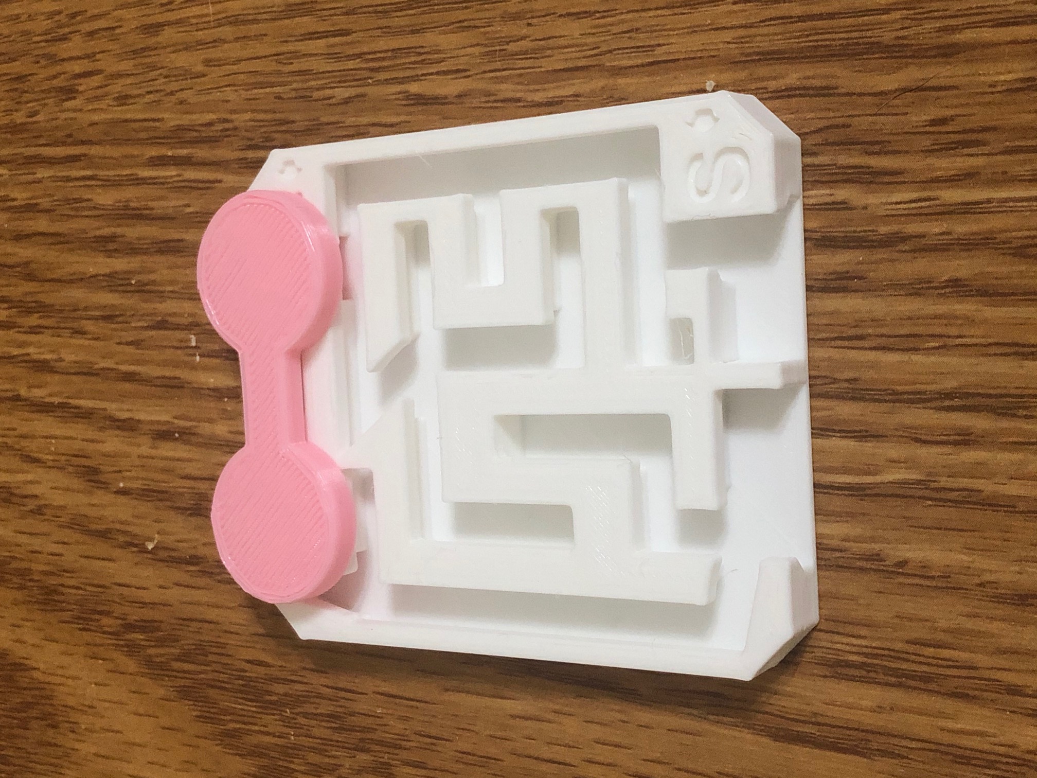 3D Printable ALMOST IMPOSSIBLE SLIDING MAZE PUZZLE by Evgeni Bourd