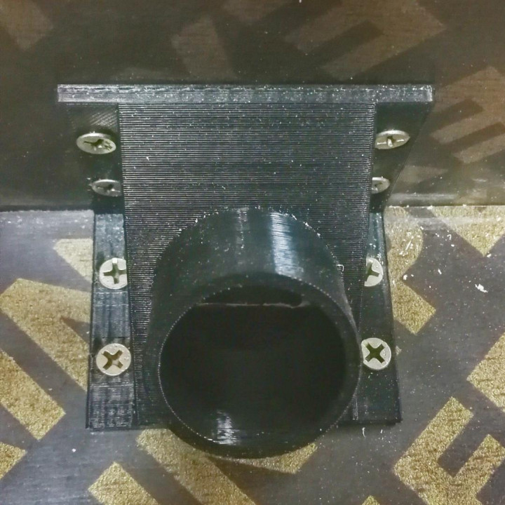 3D Printable 90 degree vacuum adapter for router table by Hassan Mirza