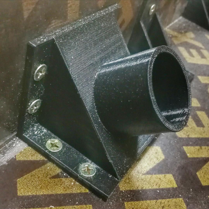 3D Printable 90 degree vacuum adapter for router table by Hassan Mirza