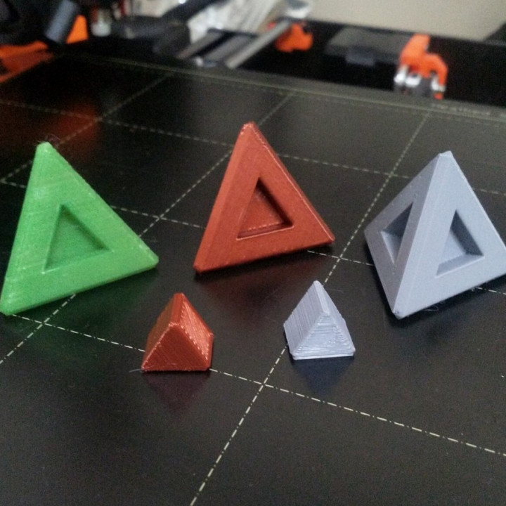 3D Printable Pyramid - Universal triangle brick by BlueBoxGoblin