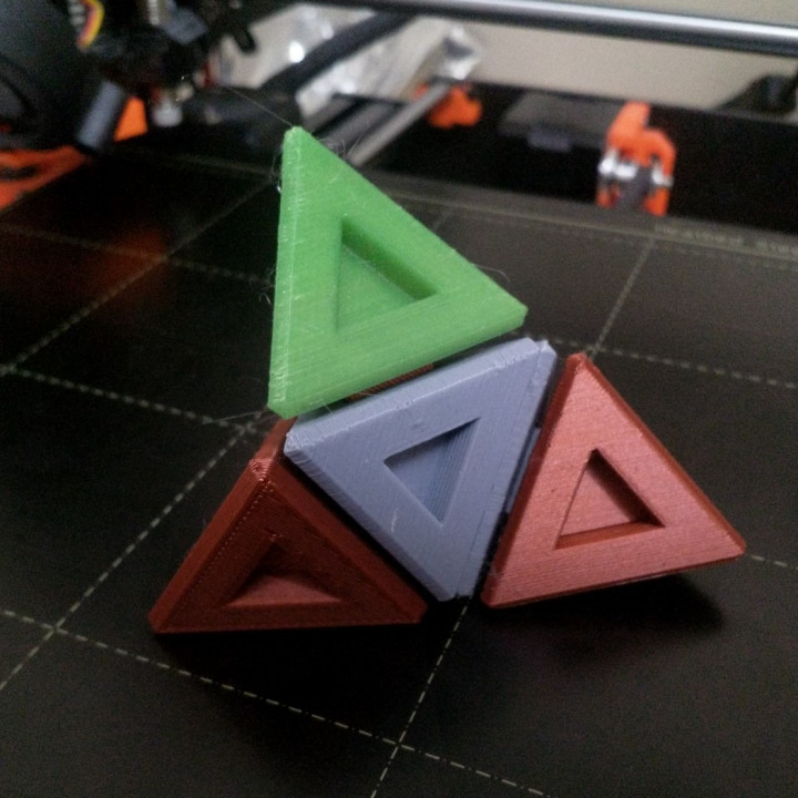 3D Printable Pyramid - Universal triangle brick by BlueBoxGoblin