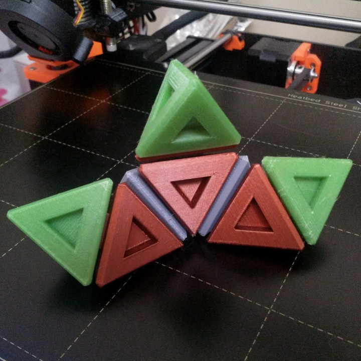 3D Printable Pyramid - Universal triangle brick by BlueBoxGoblin